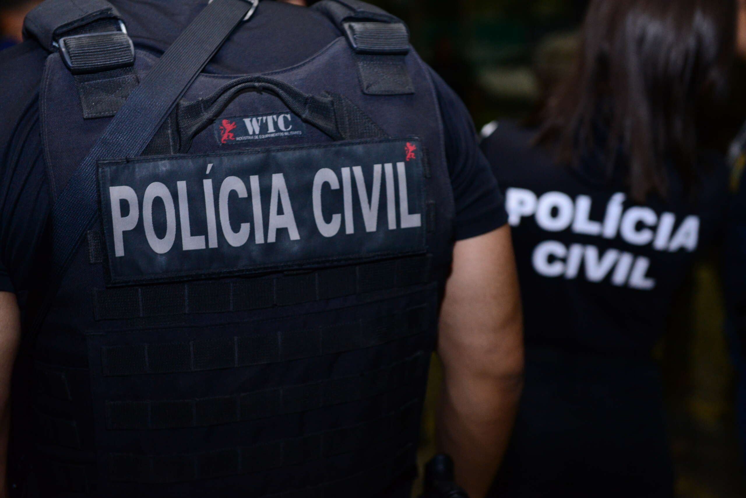 Pc Ce Prende Suspeito De Crimes De Violência Doméstica Contra Ex